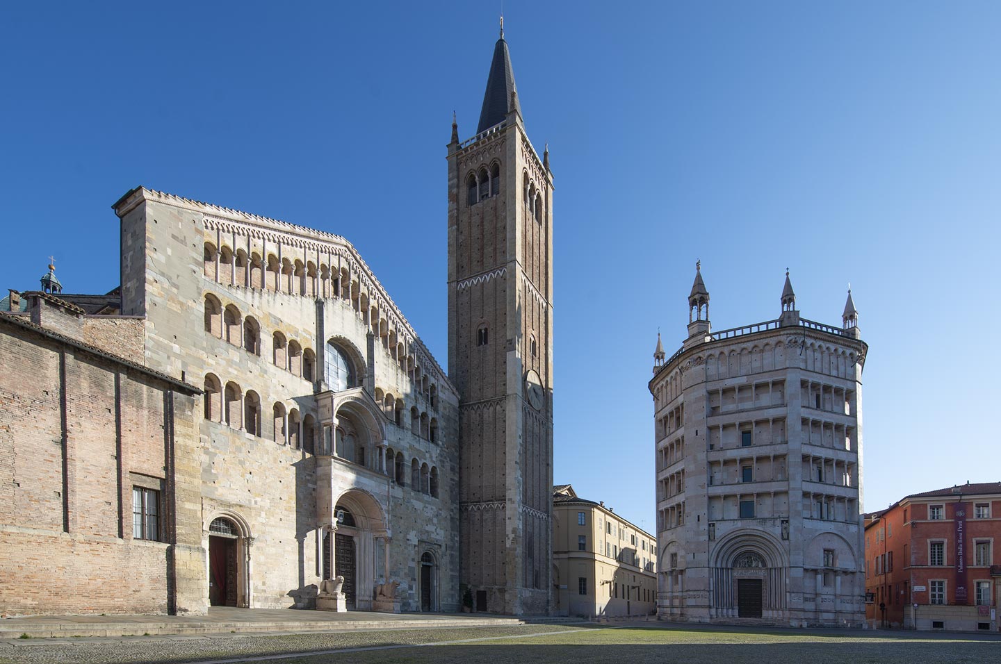 Piazza Duomo Parma - Cathedral, Baptistery, Bishop's palace
